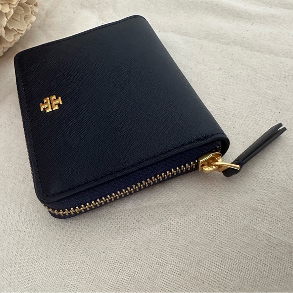Tory Burch | Bags | New Tory Burch Emerson Zip Keychain Wallet | Poshmark